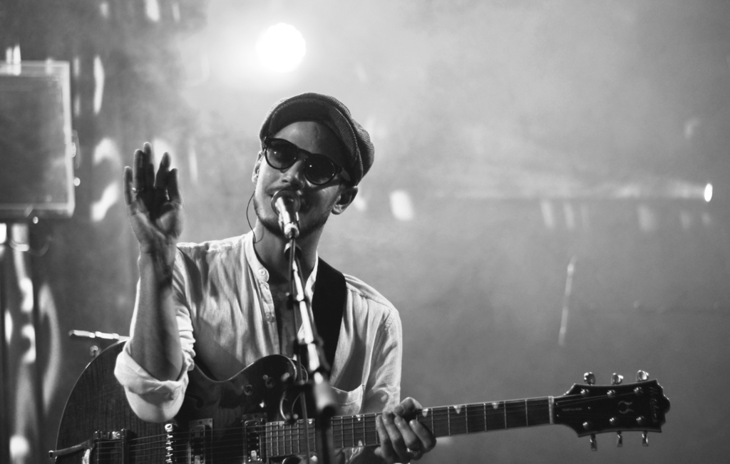 Sharp Scratch : le beau retour de The Slow Show Sharp Scratch : le beau ...